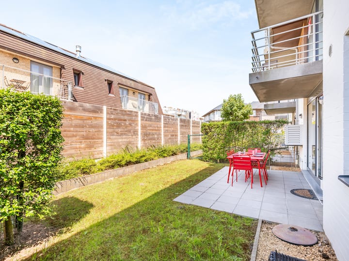 Belle Terrasse Et Situé Près De La Plage - La Panne