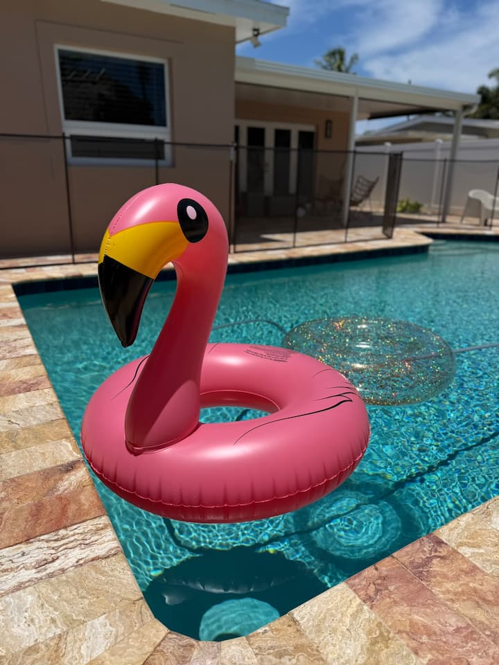 Tiki Haus-private Pool! Walk 2 Beach+intracoastal! - 보카러톤