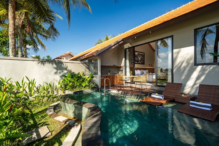 Tranquil Ubud Villa Amid Lush Rice Fields - Australia
