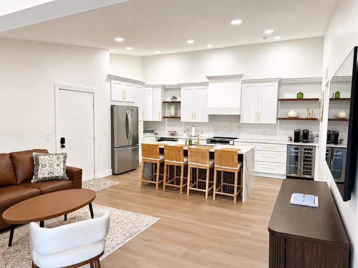 2/1 Condo In Pga National - Palm Beach Gardens, FL
