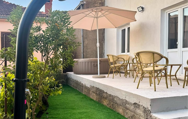 3 Bedroom Awesome Home In Sparagovici - Ston