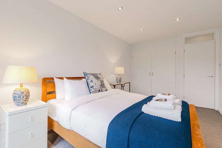 Comfy 2br Near Kew Gardens & Thames - Hounslow