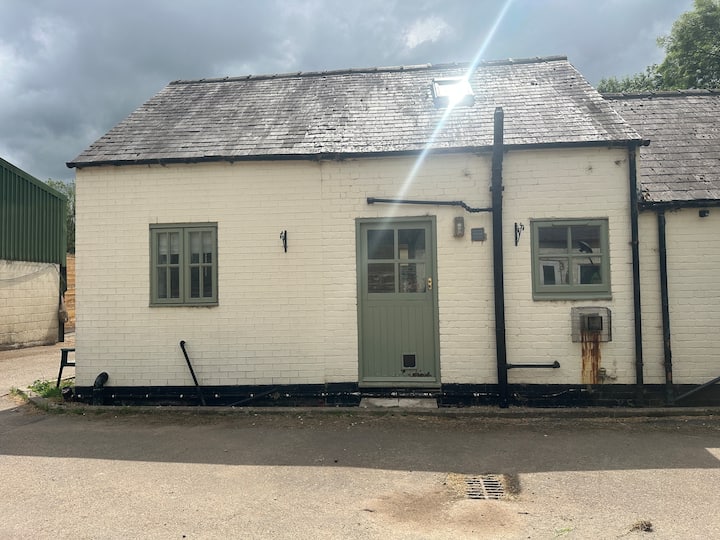 Self-contained One Bed Annexe On Horse Yard - Belper