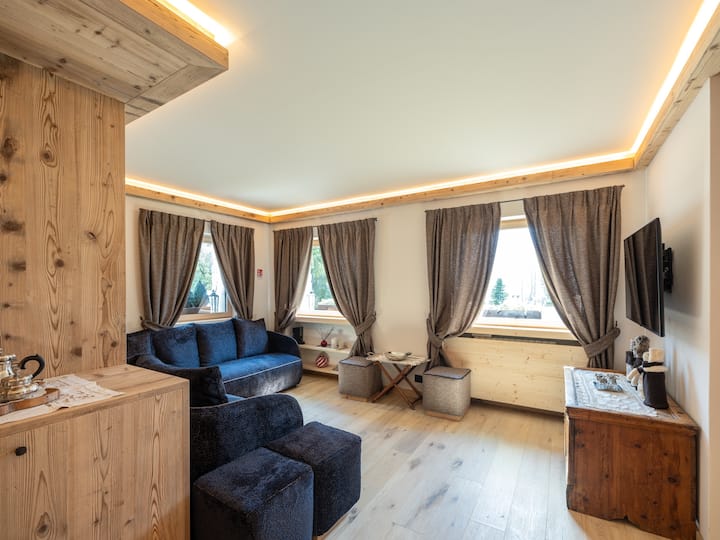 Casa Cosulich Elegant With Furnished Patio And D - Cortina d'Ampezzo