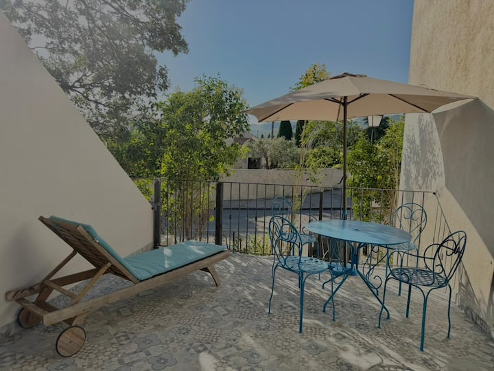 Jolie T2 Climatisé Dans Maison Avec Terrasse - Pélissanne