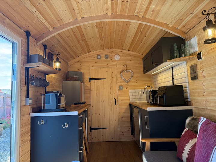 New Chic Shepherds Hut In Bourton On The Water - Bourton-on-the-Water