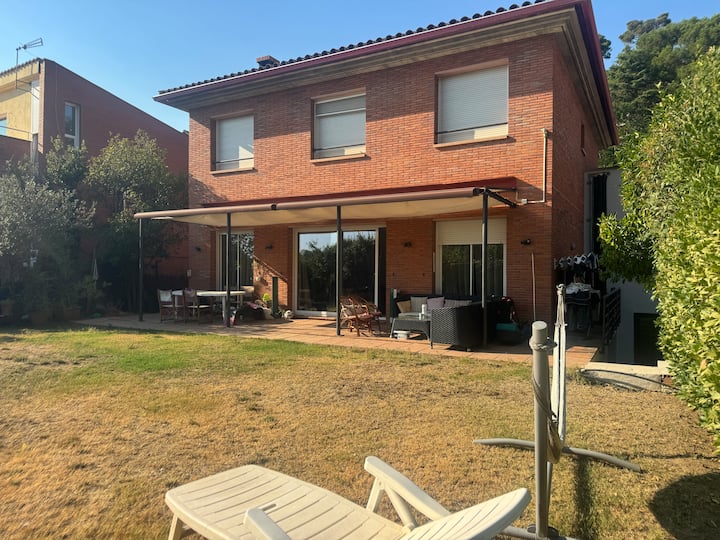 Barcelona Nature Villa W/ Garden - Cerdanyola del Vallès