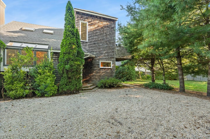 Location! Ocean Beaches/ East Hampton Village ! - East Hampton, NY