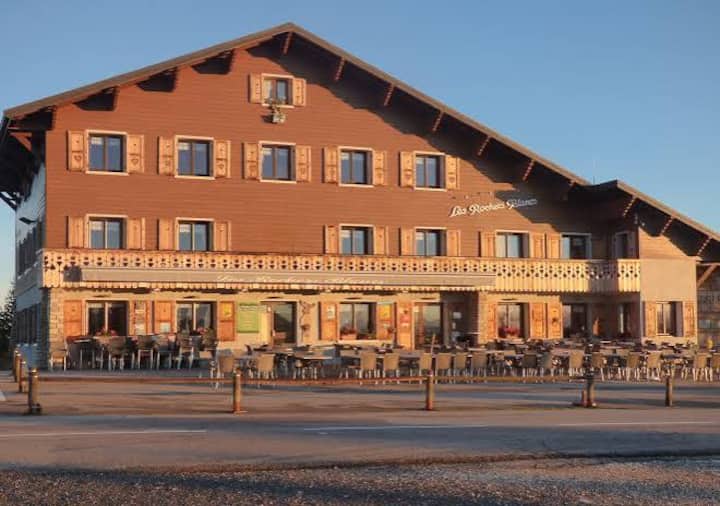 Hôtel Les Rochers Blancs - Chambre Familiale - Lake Annecy