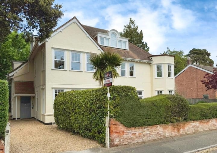 1 Bed Ground Floor Apartment In Bournemouth - Southbourne