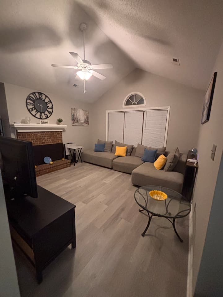 Home Near Uptown  Sleep 6  Nfl Game Day Getaway - Charlotte, NC
