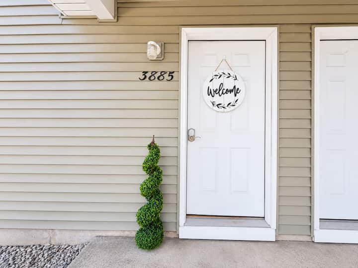 Holiday Village Townhomes  3885 - Traverse City, MI