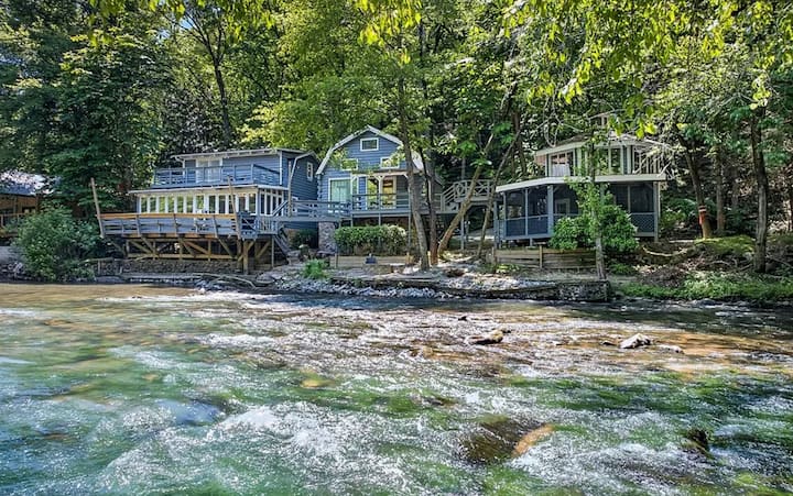 Riverfront Cartecay - Hot Tub - Firepit - Tubing - Ellijay, GA