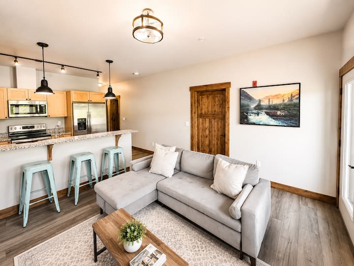 Newly Renovated 3 Bedroom 2 Bath 20 Miles From Gnp - Columbia Falls, MT