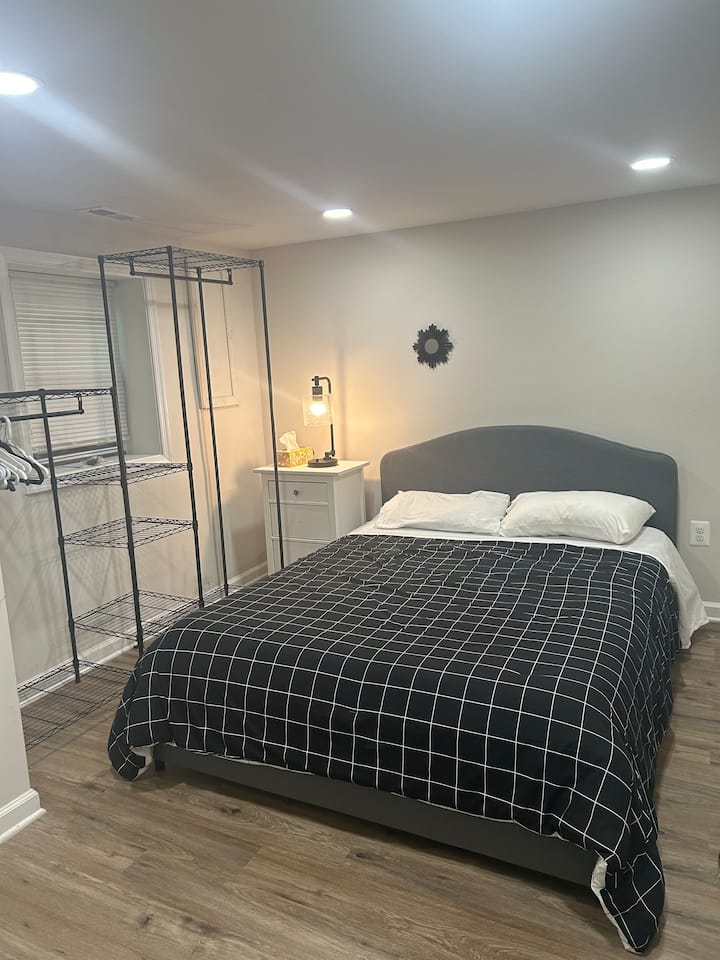 Cozy Two Bedroom Basement Apt Is Waiting For You! - Woodbridge, VA