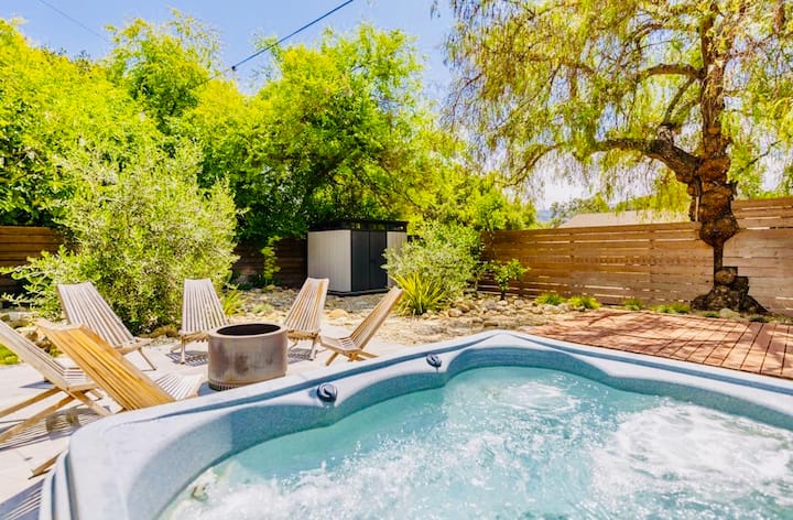 Downtown Ojai Gem - Hot Tub & Yard - Ojai, CA