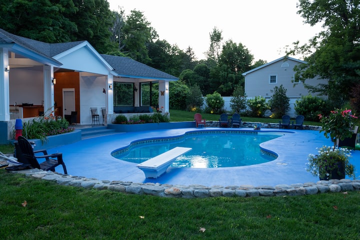 The Private Oasis-seasonal Pool, Bbq & Pool Table - Danbury, CT