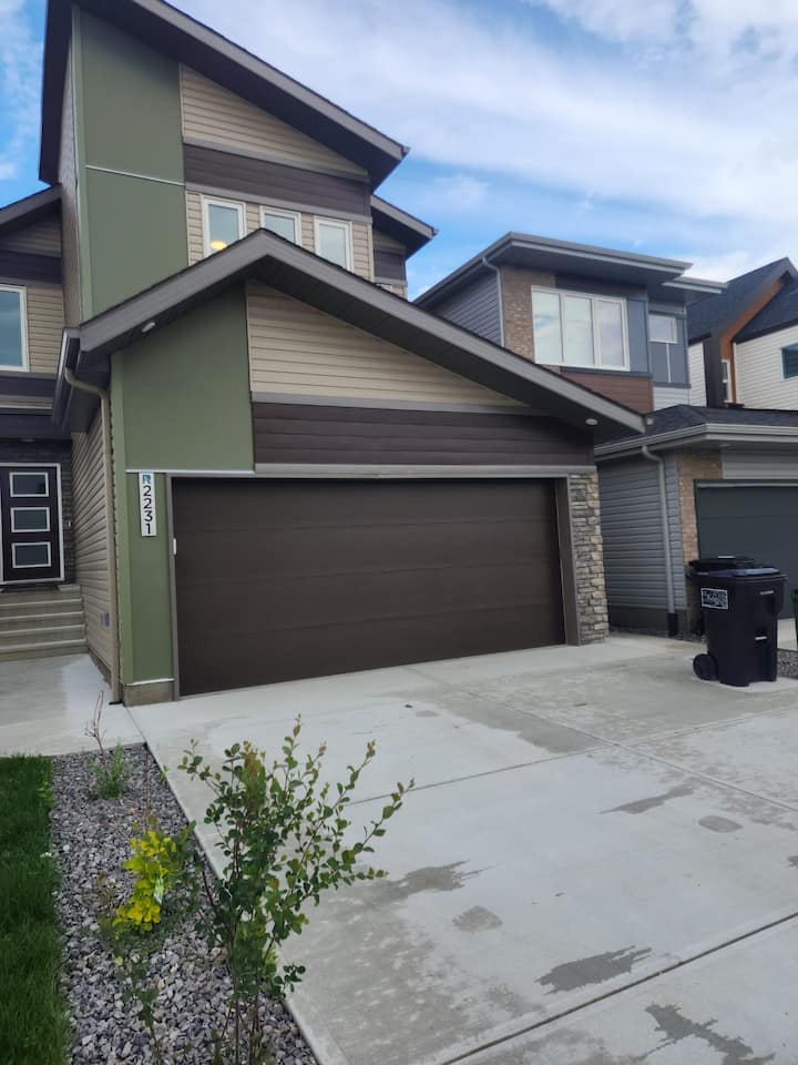 Bright & Modern Stay Near West Edmonton Mall - Alberta