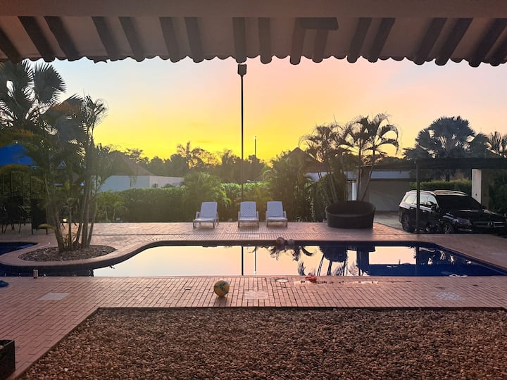 Casa En Cond. | 25 Huésp. | Piscina Y Cancha Priv. - Melgar