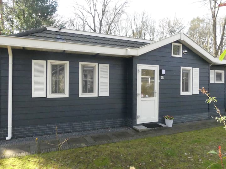 Dotterbloem Chalet Met Hottub | 4 Personen - Assen