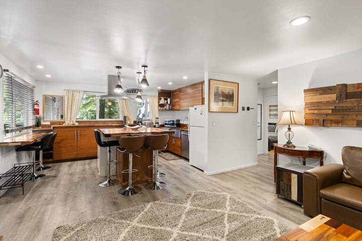 Tahoe Lake & Mountain Retreat - Carnelian Bay