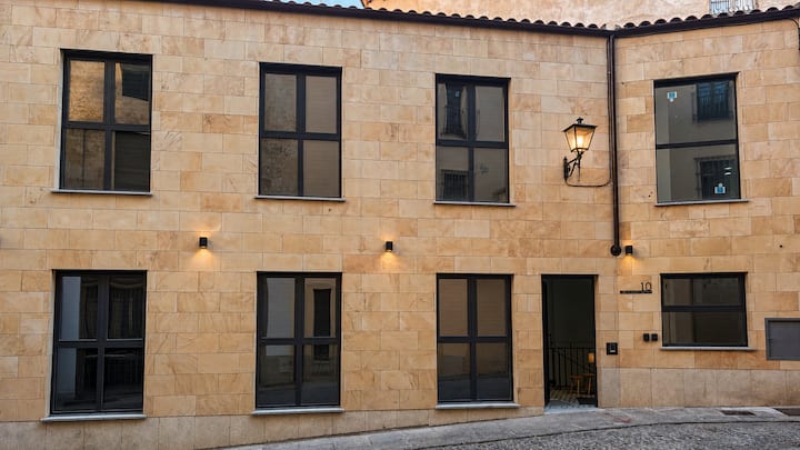 Estudio Para Dos En Pleno Centro De La Ciudad. - Salamanca