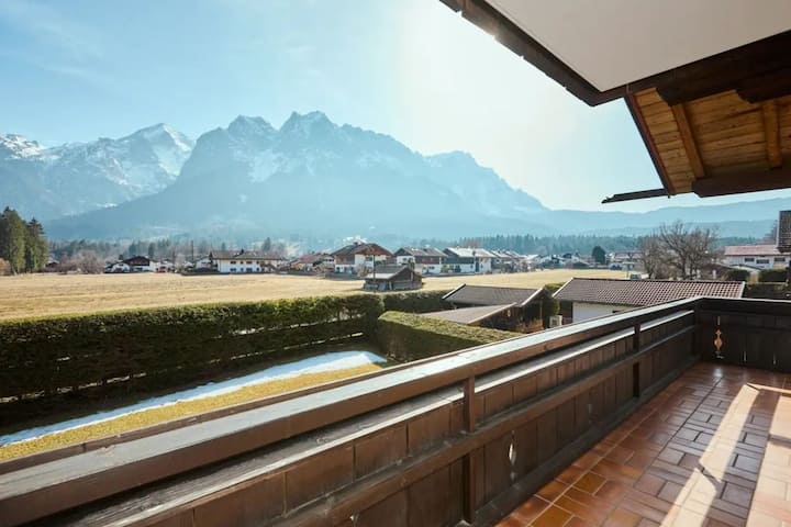 Ferienwohnung Mit Traumblick Auf Die Zugspitze - Zugspitze