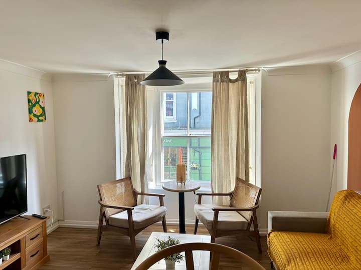 Stylish 2 Bedroom Flat In Central -Beach & Station - 브라이턴