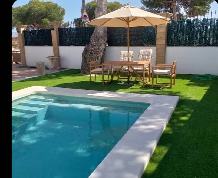 Chalet, Cerca Torrevieja, Punta Prima. - Cabo Roig