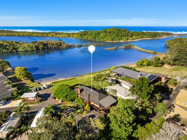 Merlin | Luxury Riverfront Escape, Walk To Beach - Ocean Shores