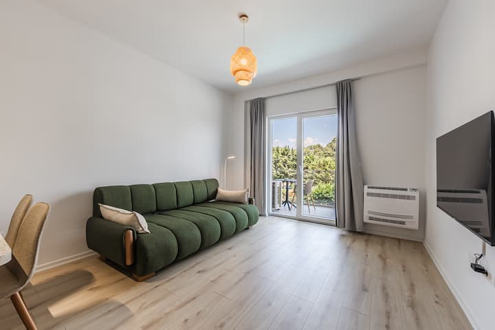 Aqua Breeze Golem | 1br Apartment - Golem
