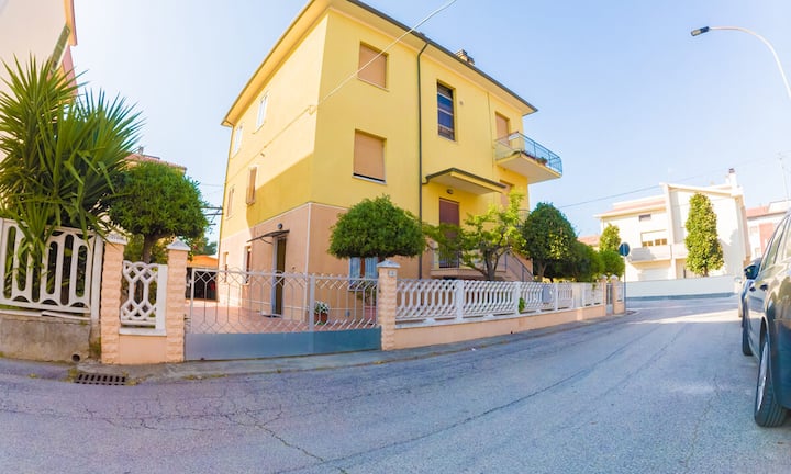 Appartamento A Marotta A Pochi Passi Dal Mare. - Senigallia