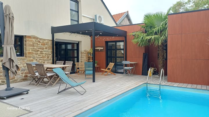 Une Chambre D'hôtes Climatisée, Avec Piscine - Auray
