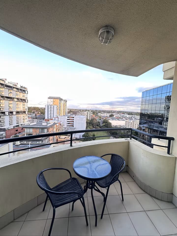 One Bedroom Apartment Parramatta Cbd - Parramatta