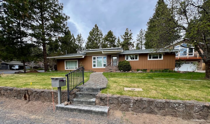 West Hills Hideaway, A Modern Gem In Bend - Bend, OR