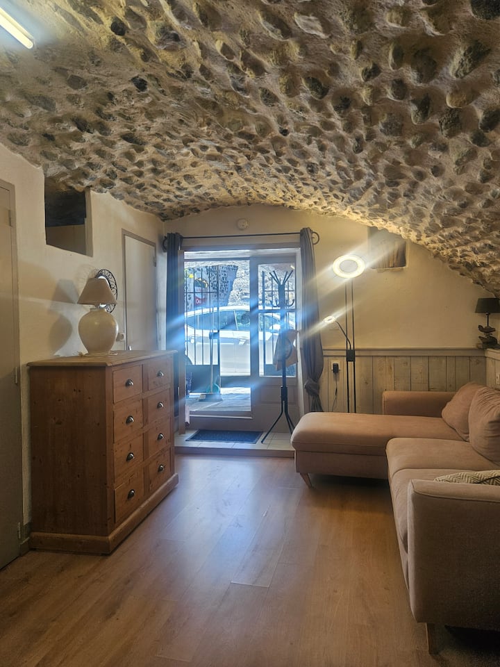 Studio Meublé, - Alba-la-Romaine