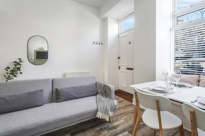 Modern - 2br Flat Near Easter Road Stadium - Edinburgh