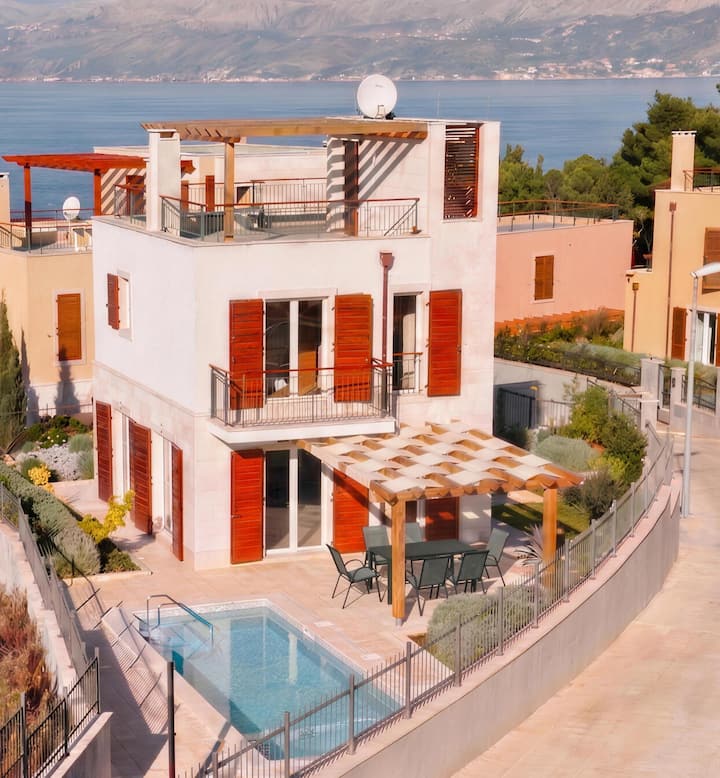 Villa Gemma: Pool & Rooftop Cinema - Brač
