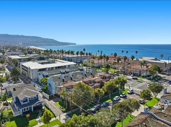 South Redondo Stylish Beach Life Home - Redondo Beach, CA