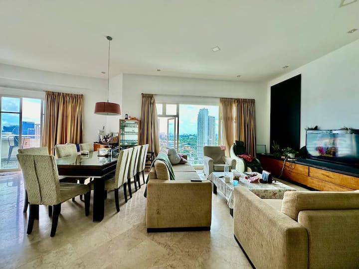 Pent House, Bedroom With Attached Bath! - Singapore
