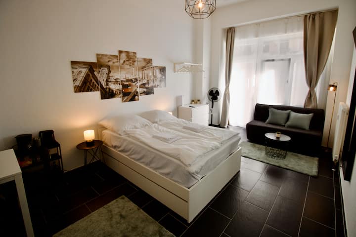 Modernes Altbau Studio In Berlin Neukölln - Berlin