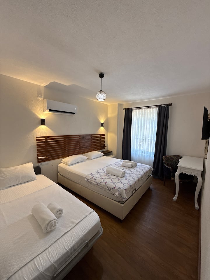 No:2- Alyurt Cunda 3 Kişilik Oda - Cunda Adası
