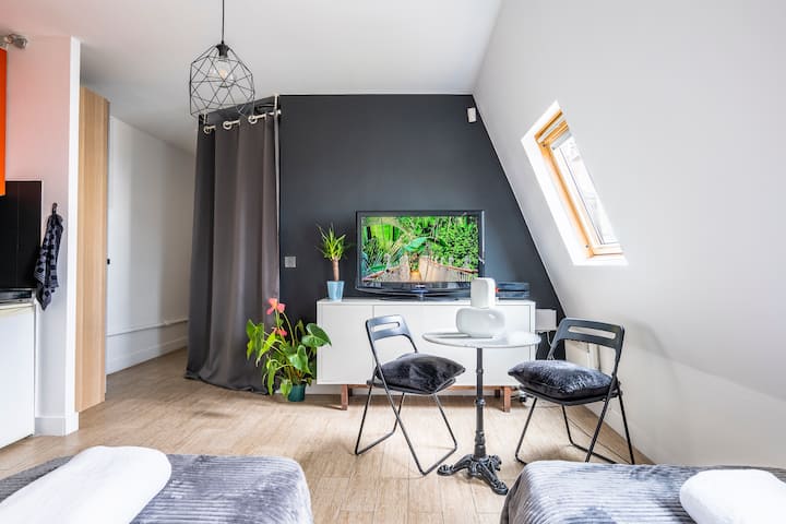 Frenchy Studio With A View Of The Tour Eiffel - Neuilly-sur-Seine