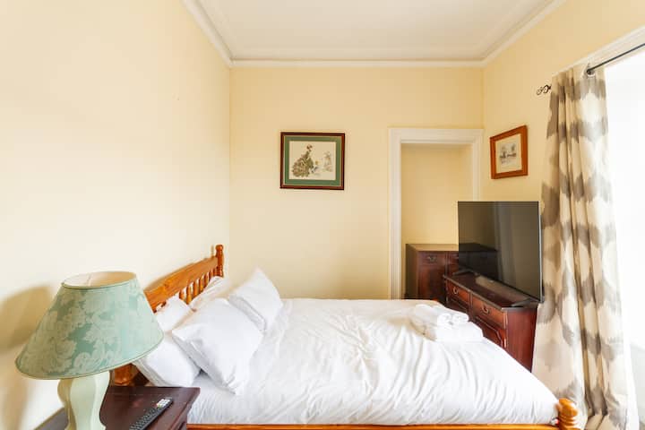 Charming Edinburgh Stay Near The Shore - Edimburgo