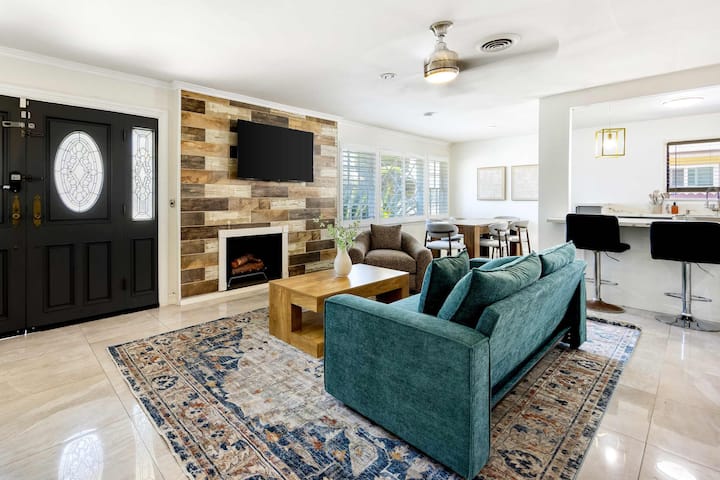 Private Two-story Retreat Near Knott's & Disney - Anaheim, CA