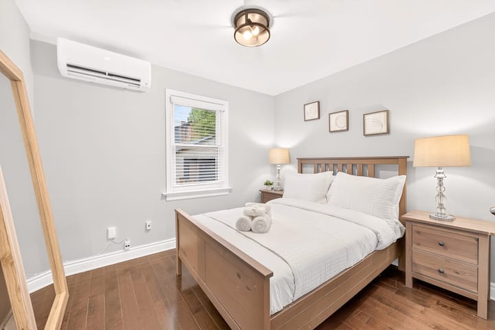 Mimico | 2 Free Parking - Toronto