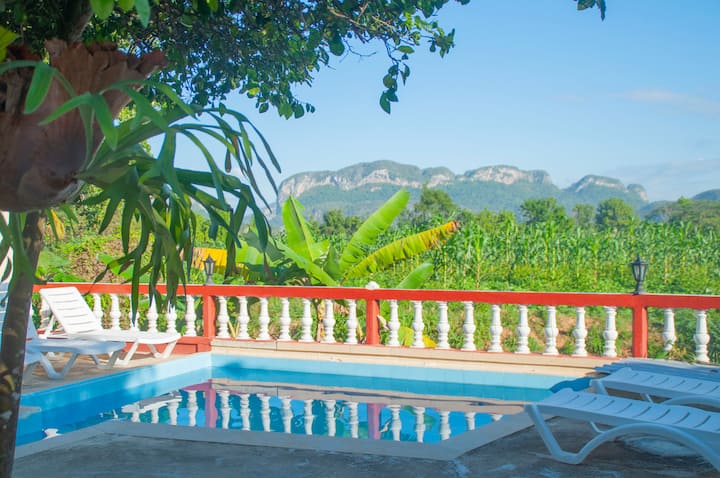 Leibys Y Papito El Zapatero: Pool | 2 Bedrooms - Cuba