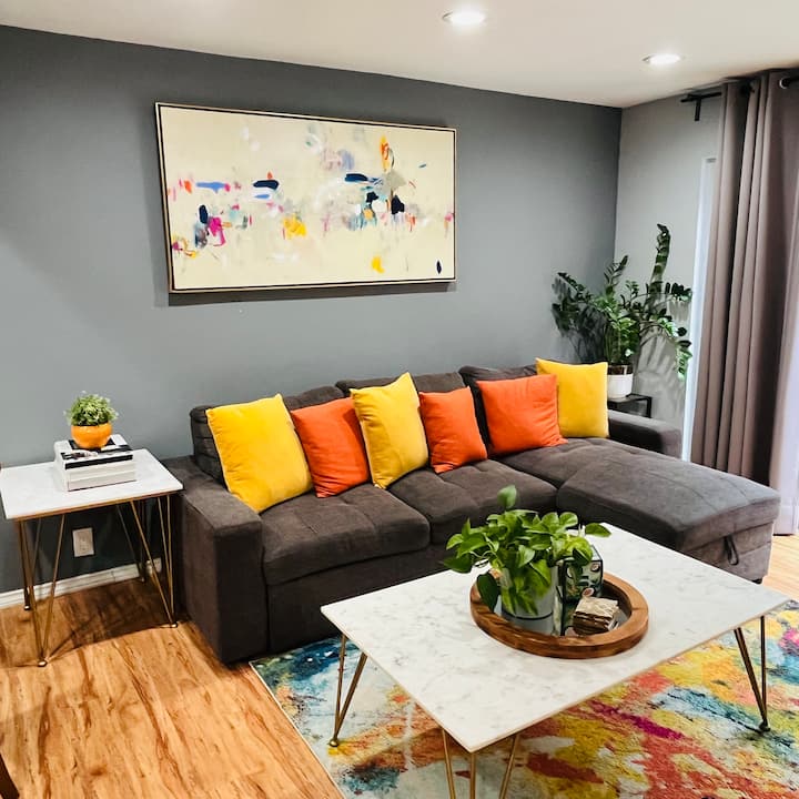 Uptown/katy Trail Chic & Central With Patio! - Dallas, TX