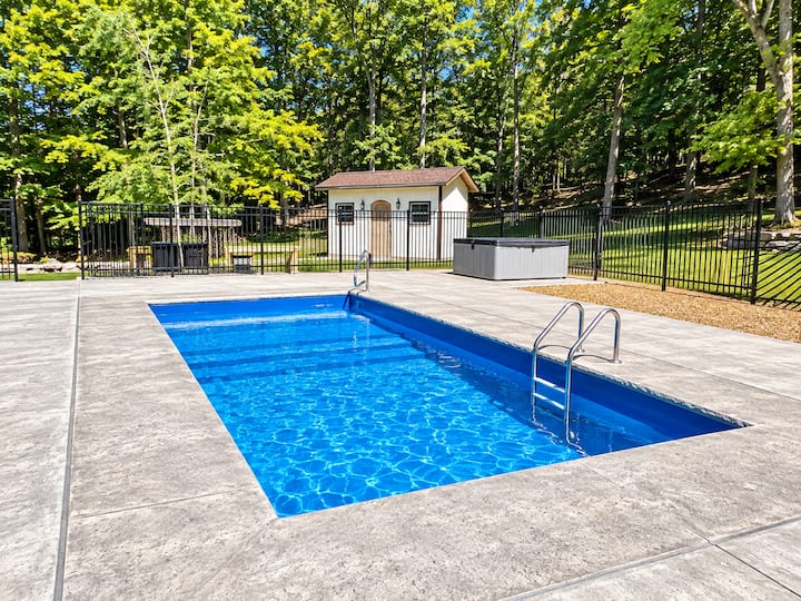 Ski Shawnee | Private Heated Pool + Hot Tub - Delaware Water Gap, PA