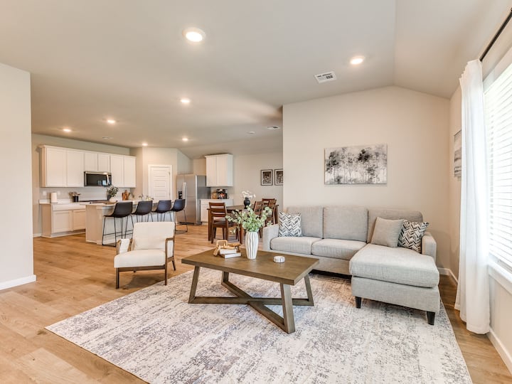 Modern Bixby New Build | 4br 2ba | Fully Fenced - Bixhoma Lake, OK